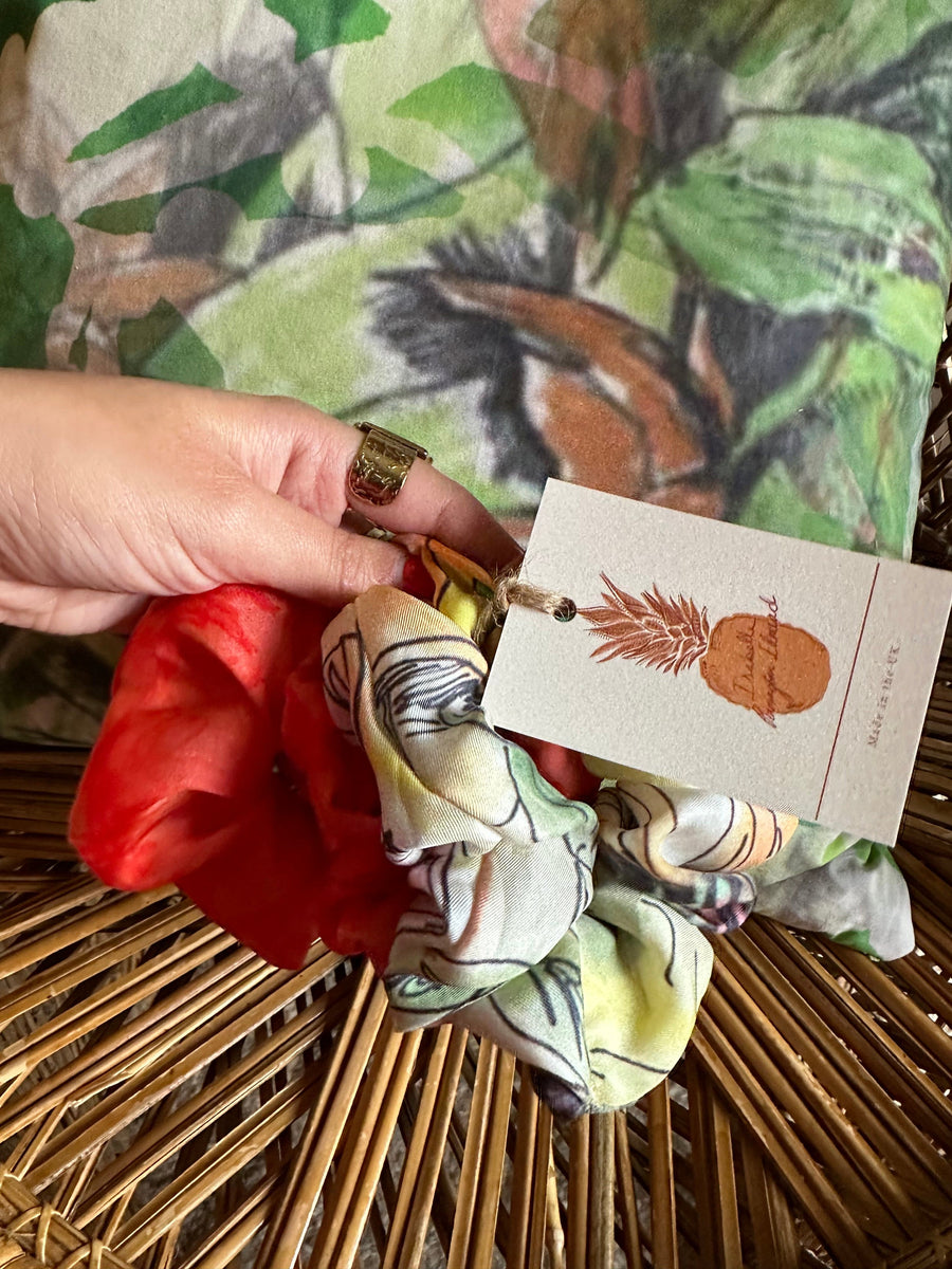 Silk Scrunchie – Isabelle Pennington-Edmead